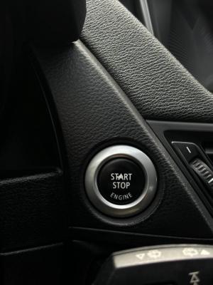 Black BMW X1 2013 in Riga, with an engine capacity of 2.00 L and mileage of 181 thousand km for 9499 €, photo 27 on AUTOMOTO.COM.LV
