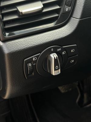 Black BMW X1 2013 in Riga, with an engine capacity of 2.00 L and mileage of 181 thousand km for 9499 €, photo 35 on AUTOMOTO.COM.LV