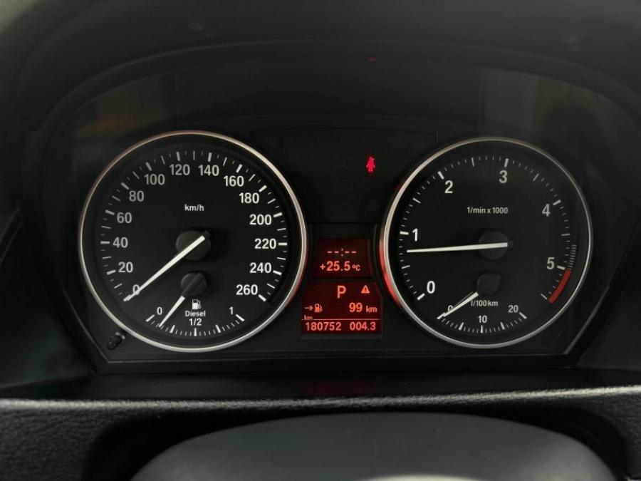 Black BMW X1 2013 in Riga, with an engine capacity of 2.00 L and mileage of 181 thousand km for 9499 €, photo 41 on AUTOMOTO.COM.LV