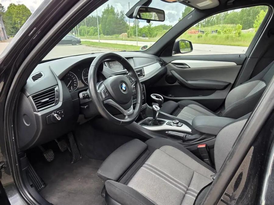 Melns BMW X1 2013 Kuldīga, ar dzinēja tilpumu 2.00 L un nobraukumu 257 tūkst. km par 7300 €, foto 8 vietnē AUTOMOTO.COM.LV