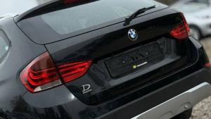 Black BMW X1 2013 in Jelgava, with an engine capacity of 2.00 L and mileage of 335 thousand km for 6990 €, photo 7 on AUTOMOTO.COM.LV