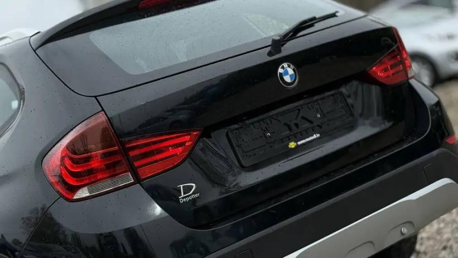 Black BMW X1 2013 in Jelgava, with an engine capacity of 2.00 L and mileage of 335 thousand km for 6990 €, photo 7 on AUTOMOTO.COM.LV