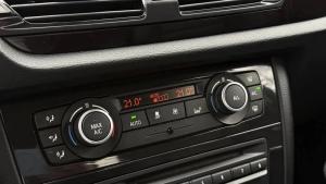 Black BMW X1 2013 in Jelgava, with an engine capacity of 2.00 L and mileage of 335 thousand km for 6990 €, photo 18 on AUTOMOTO.COM.LV
