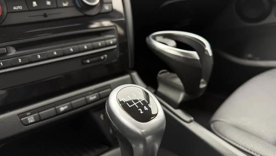 Black BMW X1 2013 in Jelgava, with an engine capacity of 2.00 L and mileage of 335 thousand km for 6990 €, photo 21 on AUTOMOTO.COM.LV