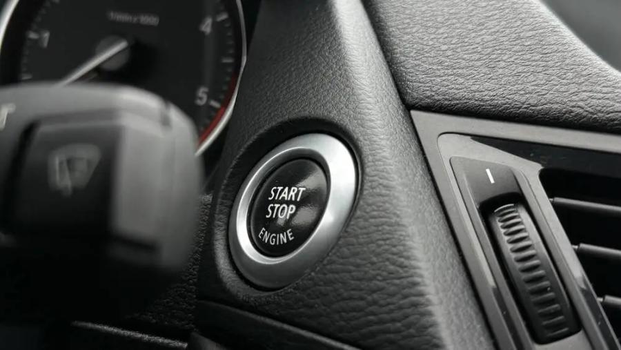 Black BMW X1 2013 in Jelgava, with an engine capacity of 2.00 L and mileage of 335 thousand km for 6990 €, photo 24 on AUTOMOTO.COM.LV