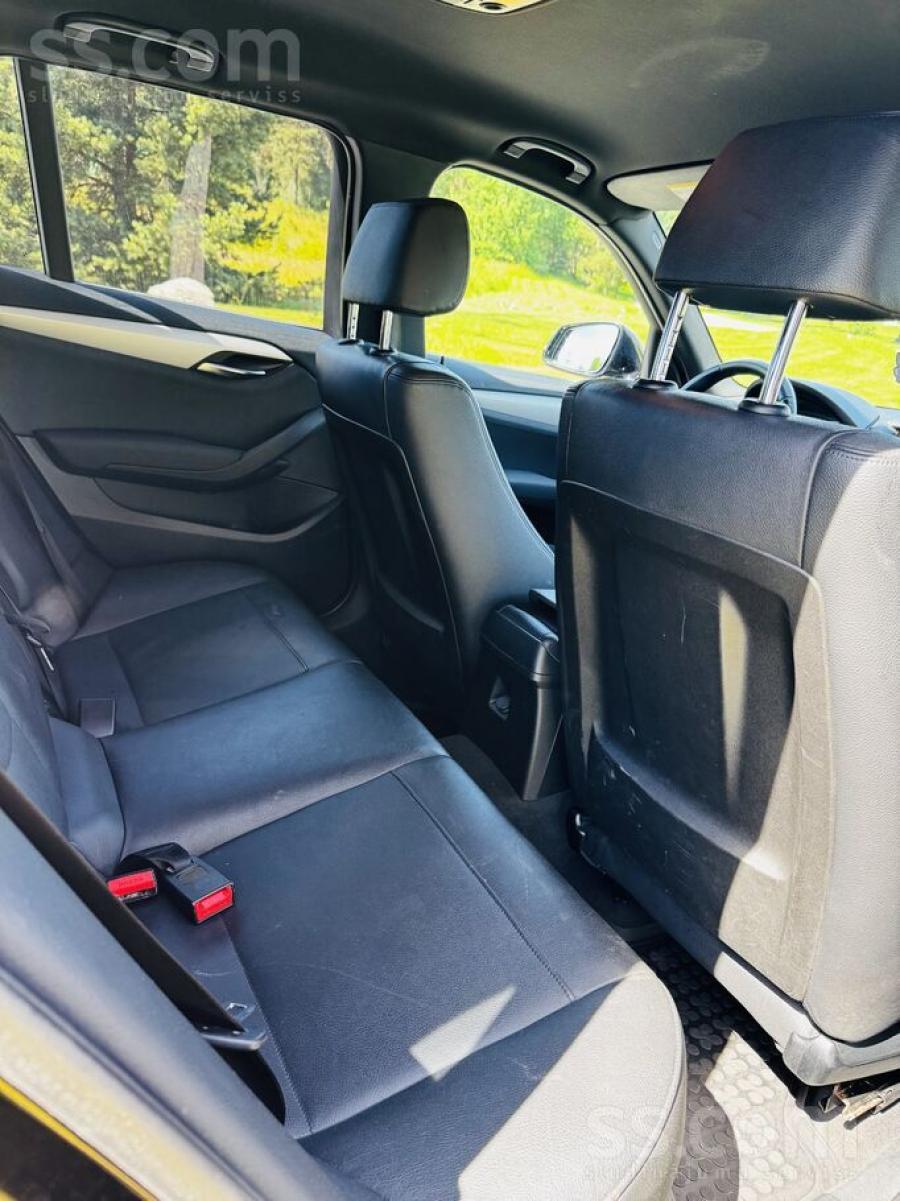 Melns BMW X1 2013 Rīga, ar dzinēja tilpumu 2.00 L un nobraukumu 212 tūkst. km par 7250 €, foto 10 vietnē AUTOMOTO.COM.LV