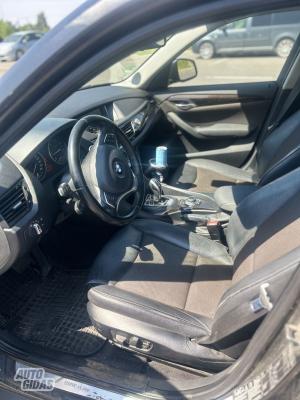 Black BMW X1 2013 in Vilnius, with an engine capacity of 2.00 L and mileage of 268 thousand km for 9500 €, photo 11 on AUTOMOTO.COM.LV