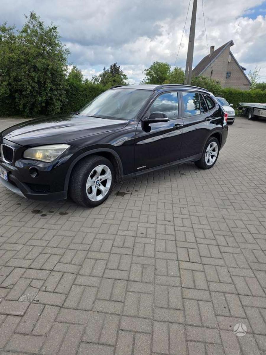 Black BMW X1 2013 in Taurage, with an engine capacity of 2.00 L and mileage of 233 thousand km for 5900 €, photo 1 on AUTOMOTO.COM.LV