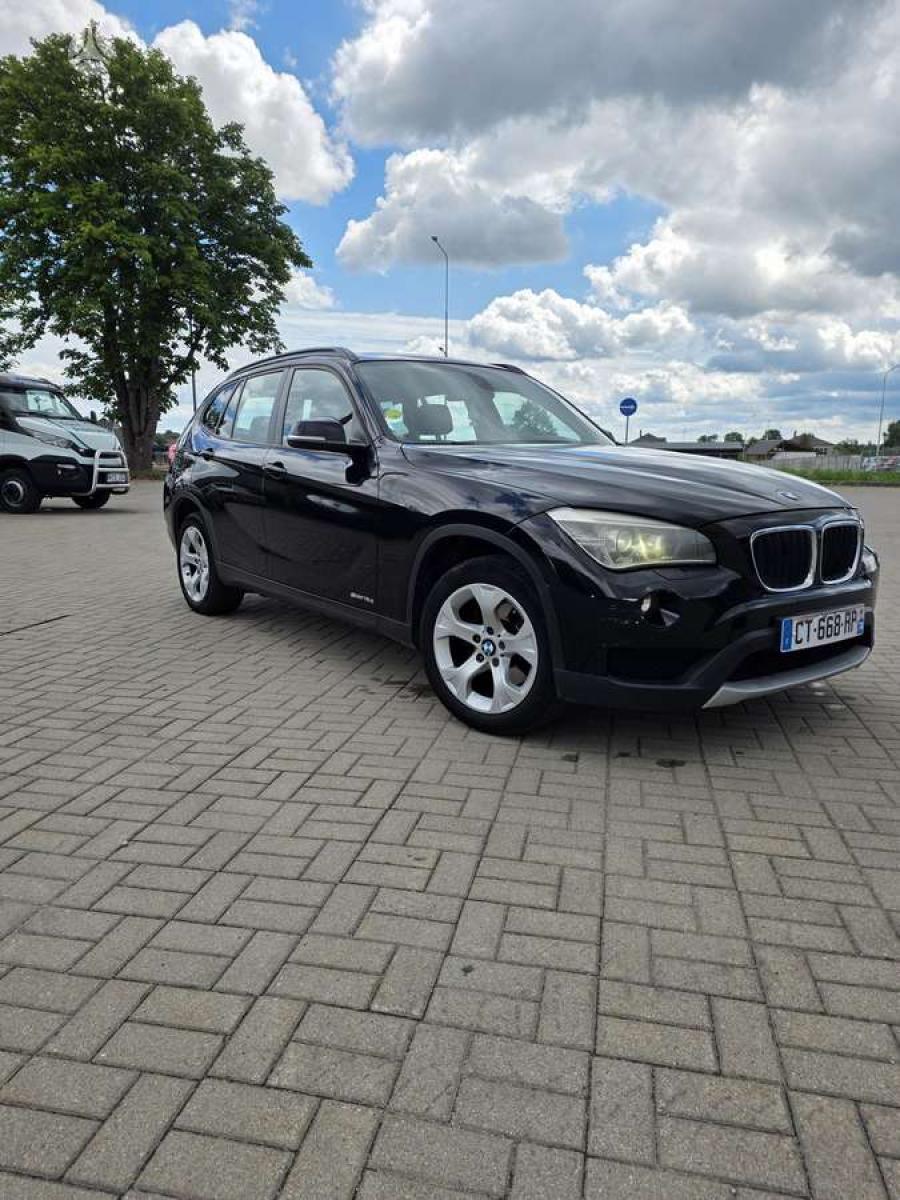 Black BMW X1 2013 in Taurage, with an engine capacity of 2.00 L and mileage of 233 thousand km for 5900 €, photo 3 on AUTOMOTO.COM.LV