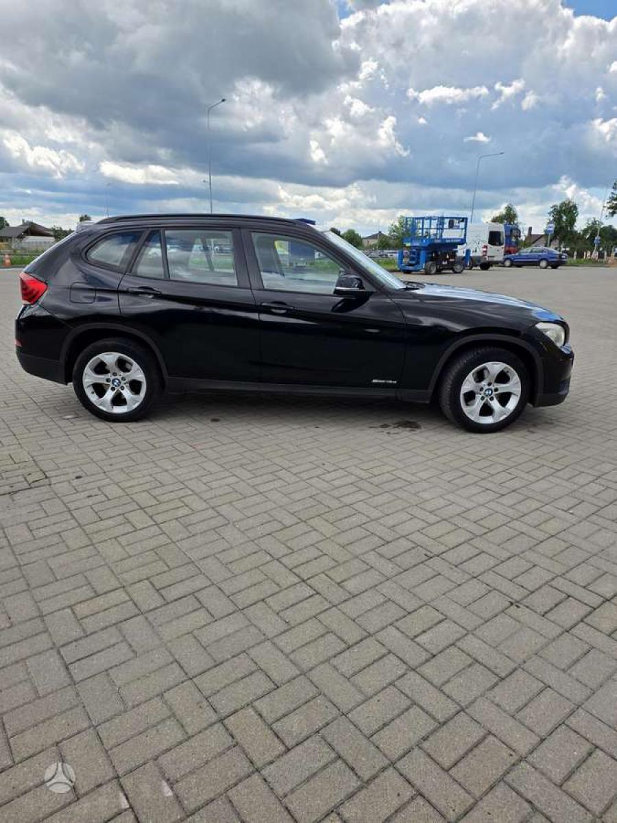 Black BMW X1 2013 in Taurage, with an engine capacity of 2.00 L and mileage of 233 thousand km for 5900 €, photo 4 on AUTOMOTO.COM.LV