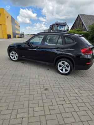 Black BMW X1 2013 in Taurage, with an engine capacity of 2.00 L and mileage of 233 thousand km for 5900 €, photo 5 on AUTOMOTO.COM.LV