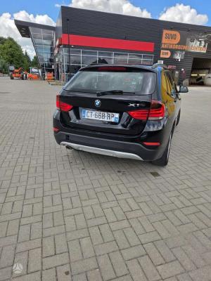 Black BMW X1 2013 in Taurage, with an engine capacity of 2.00 L and mileage of 233 thousand km for 5900 €, photo 6 on AUTOMOTO.COM.LV
