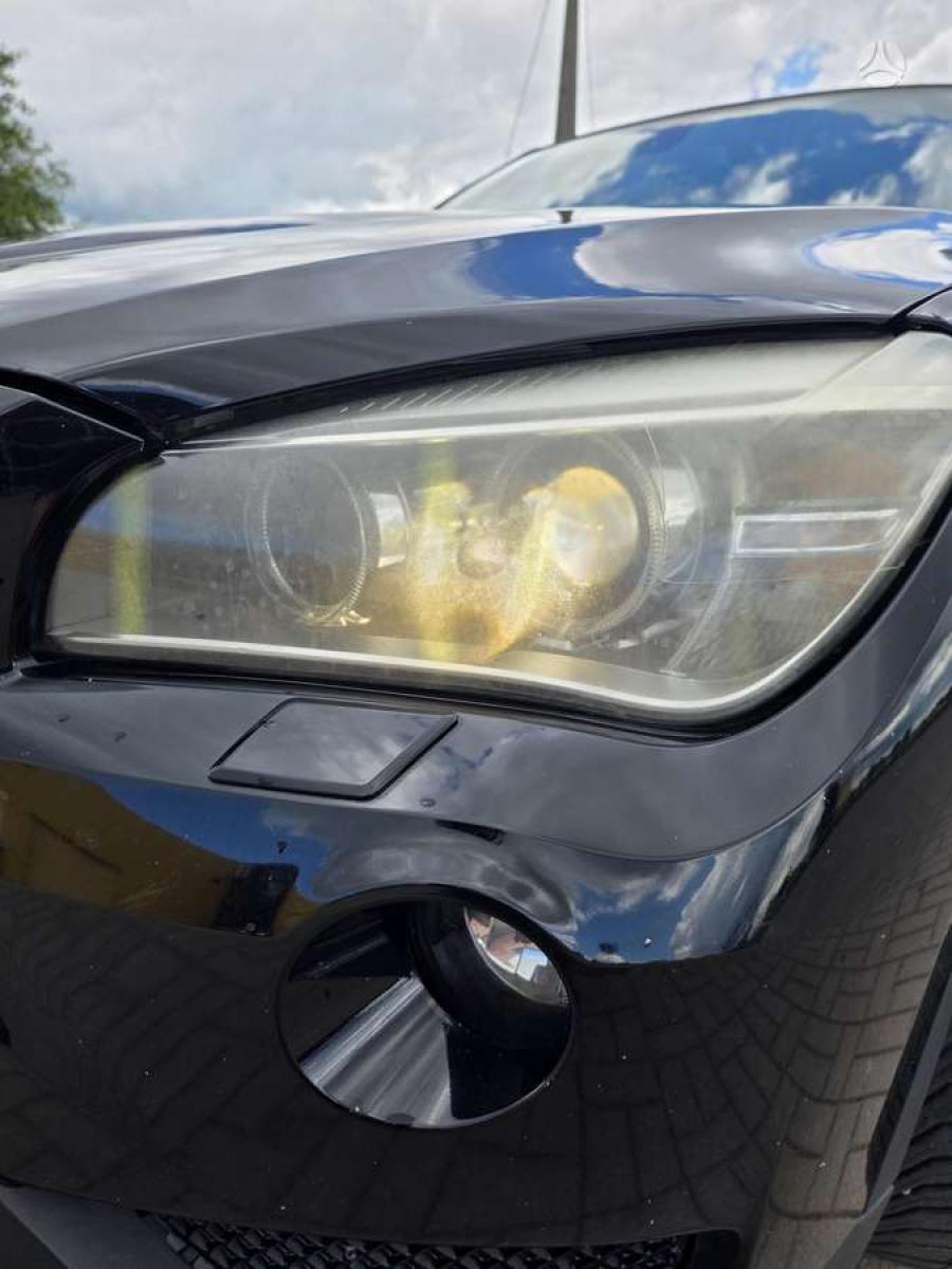 Black BMW X1 2013 in Taurage, with an engine capacity of 2.00 L and mileage of 233 thousand km for 5900 €, photo 7 on AUTOMOTO.COM.LV
