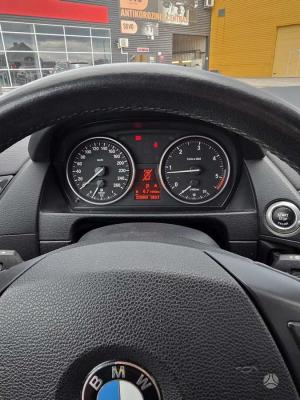 Black BMW X1 2013 in Taurage, with an engine capacity of 2.00 L and mileage of 233 thousand km for 5900 €, photo 8 on AUTOMOTO.COM.LV
