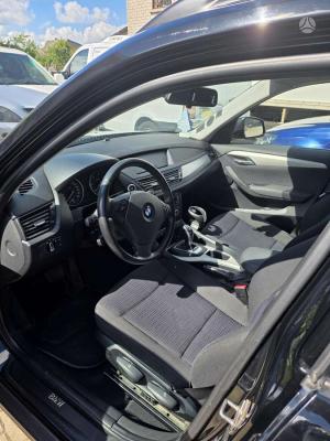 Black BMW X1 2013 in Taurage, with an engine capacity of 2.00 L and mileage of 233 thousand km for 5900 €, photo 10 on AUTOMOTO.COM.LV
