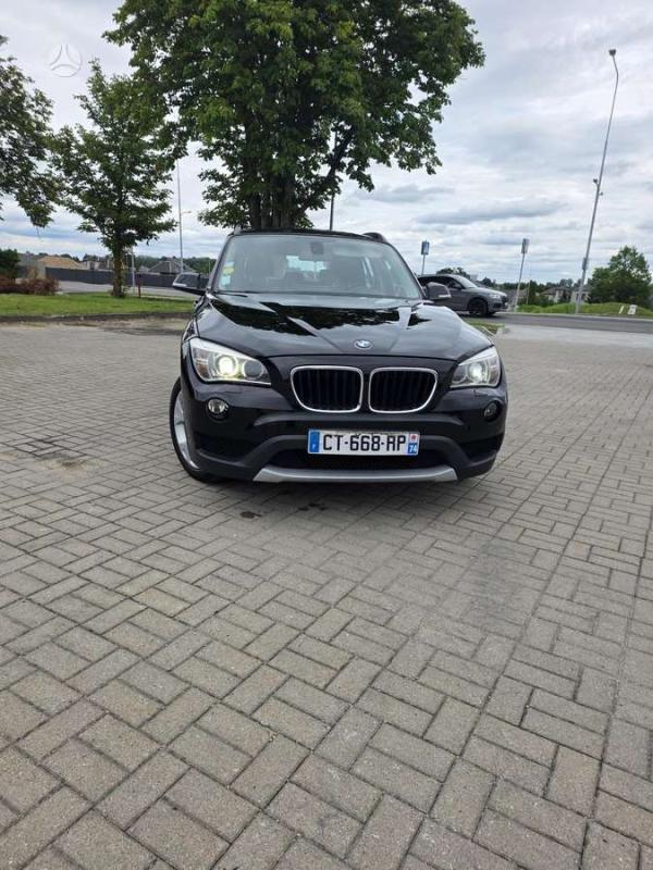 Black BMW X1 2013 in Taurage, with an engine capacity of 2.00 L and mileage of 233 thousand km for 7150 €, photo 2 on AUTOMOTO.COM.LV