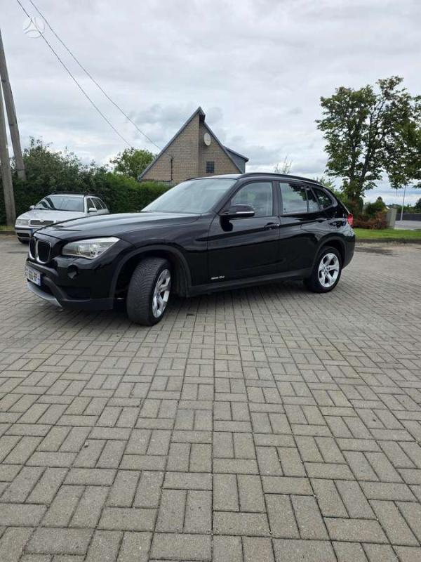 Black BMW X1 2013 in Taurage, with an engine capacity of 2.00 L and mileage of 233 thousand km for 7150 €, photo 3 on AUTOMOTO.COM.LV