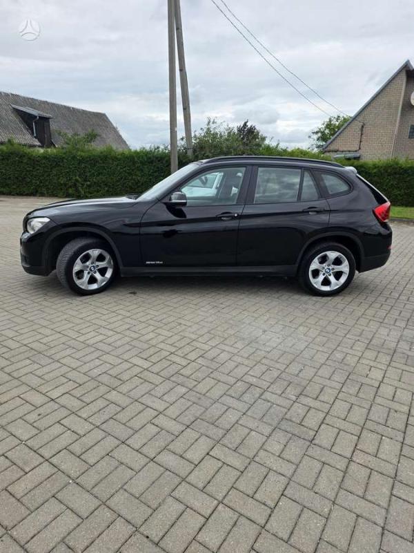 Black BMW X1 2013 in Taurage, with an engine capacity of 2.00 L and mileage of 233 thousand km for 7150 €, photo 4 on AUTOMOTO.COM.LV