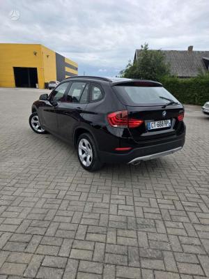 Black BMW X1 2013 in Taurage, with an engine capacity of 2.00 L and mileage of 233 thousand km for 7150 €, photo 8 on AUTOMOTO.COM.LV