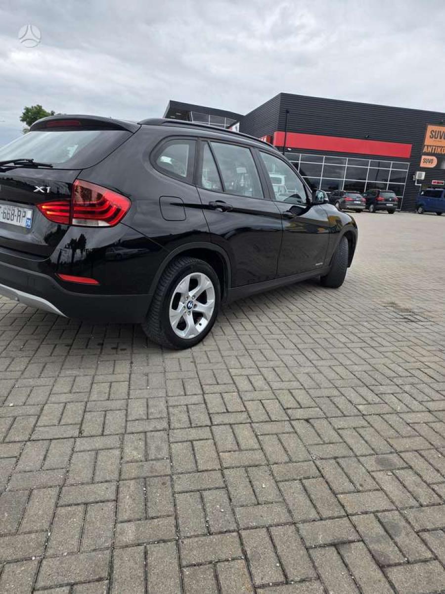 Black BMW X1 2013 in Taurage, with an engine capacity of 2.00 L and mileage of 233 thousand km for 7150 €, photo 9 on AUTOMOTO.COM.LV