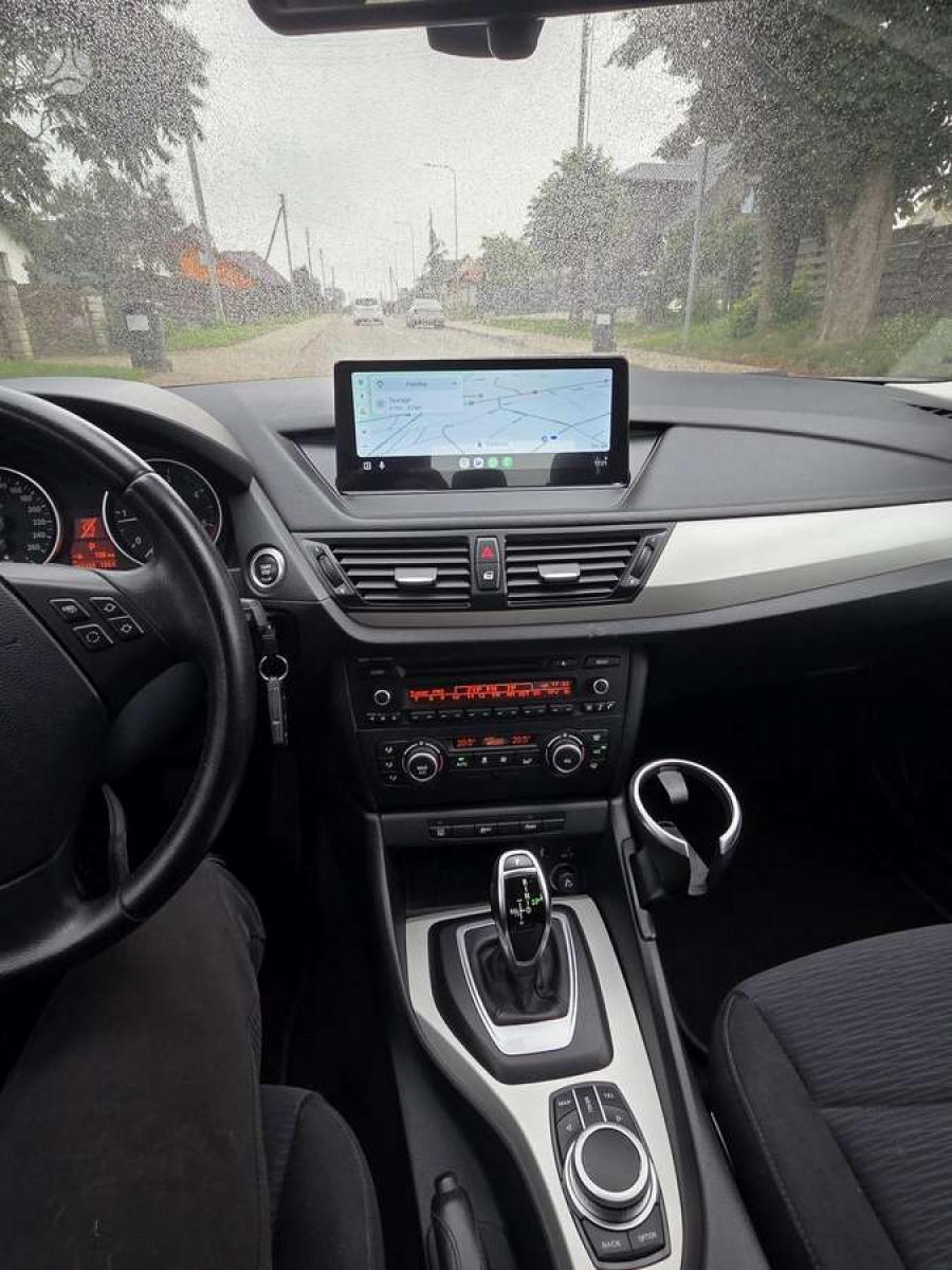 Black BMW X1 2013 in Taurage, with an engine capacity of 2.00 L and mileage of 233 thousand km for 7150 €, photo 12 on AUTOMOTO.COM.LV