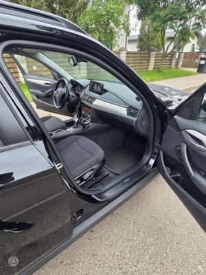 Black BMW X1 2013 in Taurage, with an engine capacity of 2.00 L and mileage of 233 thousand km for 7150 €, photo 15 on AUTOMOTO.COM.LV