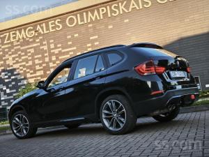 Melns BMW X1 2013 Jelgava, ar dzinēja tilpumu 2.00 L un nobraukumu 0 tūkst. km par 9990 €, foto 5 vietnē AUTOMOTO.COM.LV