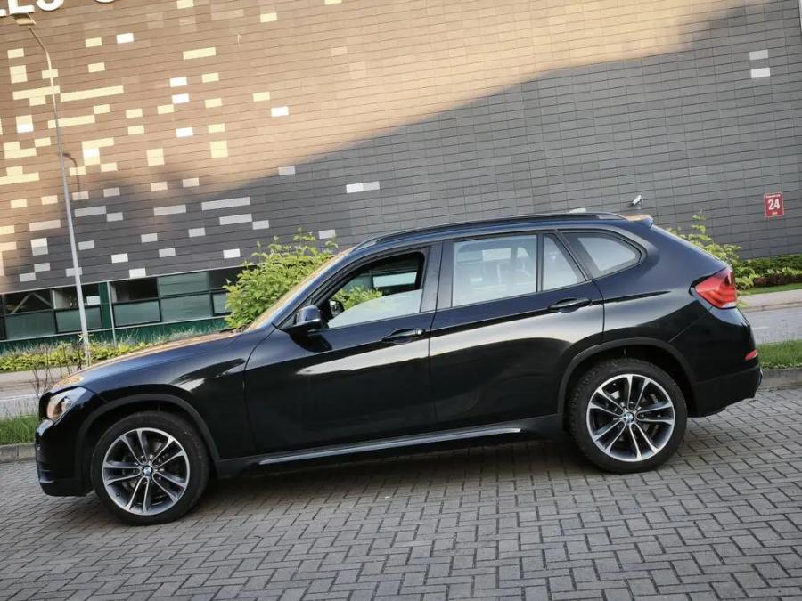 Melns BMW X1 2013 Jelgava, ar dzinēja tilpumu 2.00 L un nobraukumu 176 tūkst. km par 9990 €, foto 7 vietnē AUTOMOTO.COM.LV