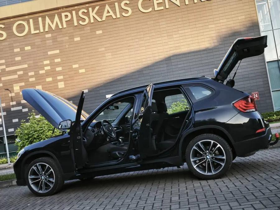 Melns BMW X1 2013 Jelgava, ar dzinēja tilpumu 2.00 L un nobraukumu 176 tūkst. km par 9990 €, foto 9 vietnē AUTOMOTO.COM.LV