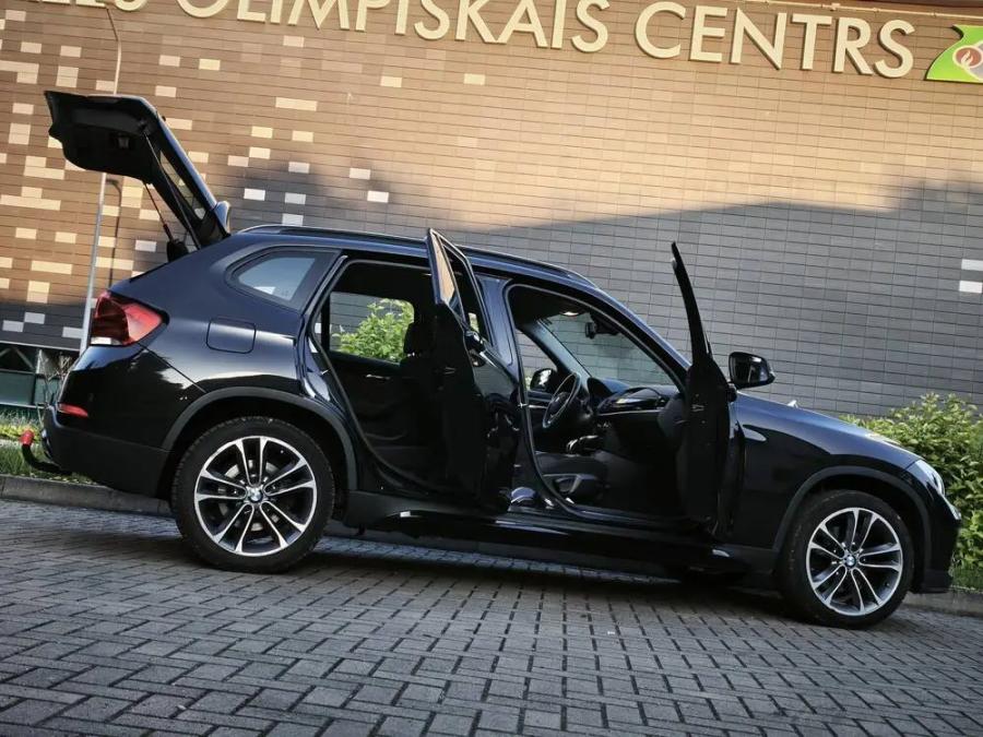 Melns BMW X1 2013 Jelgava, ar dzinēja tilpumu 2.00 L un nobraukumu 176 tūkst. km par 9990 €, foto 10 vietnē AUTOMOTO.COM.LV