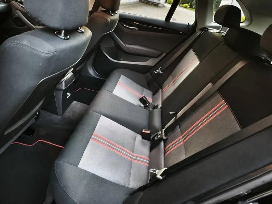 Melns BMW X1 2013 Jelgava, ar dzinēja tilpumu 2.00 L un nobraukumu 176 tūkst. km par 9990 €, foto 27 vietnē AUTOMOTO.COM.LV