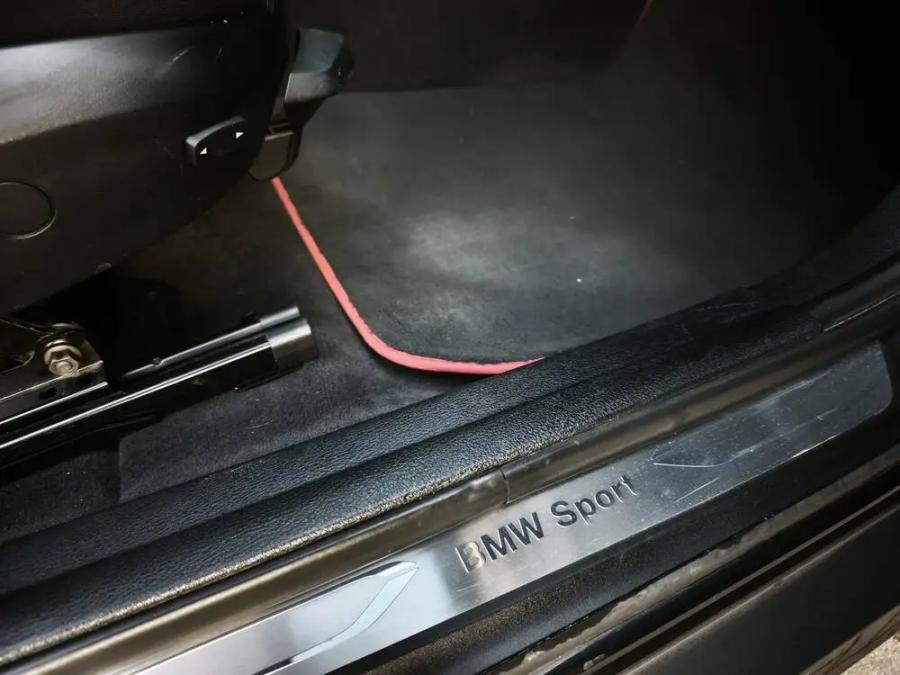 Melns BMW X1 2013 Jelgava, ar dzinēja tilpumu 2.00 L un nobraukumu 176 tūkst. km par 9990 €, foto 30 vietnē AUTOMOTO.COM.LV