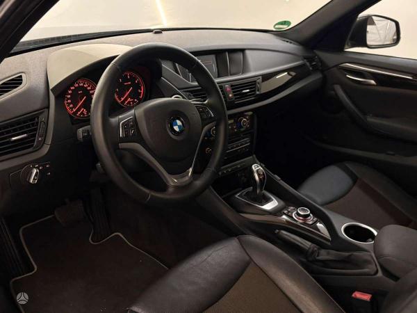 Black BMW X1 2013 in Marijampole, with an engine capacity of 2.00 L and mileage of 258 thousand km for 8999 €, photo 2 on AUTOMOTO.COM.LV