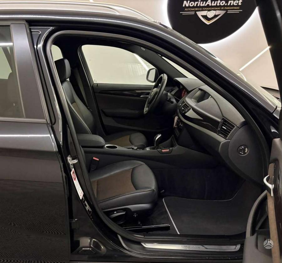 Black BMW X1 2013 in Marijampole, with an engine capacity of 2.00 L and mileage of 258 thousand km for 8999 €, photo 13 on AUTOMOTO.COM.LV