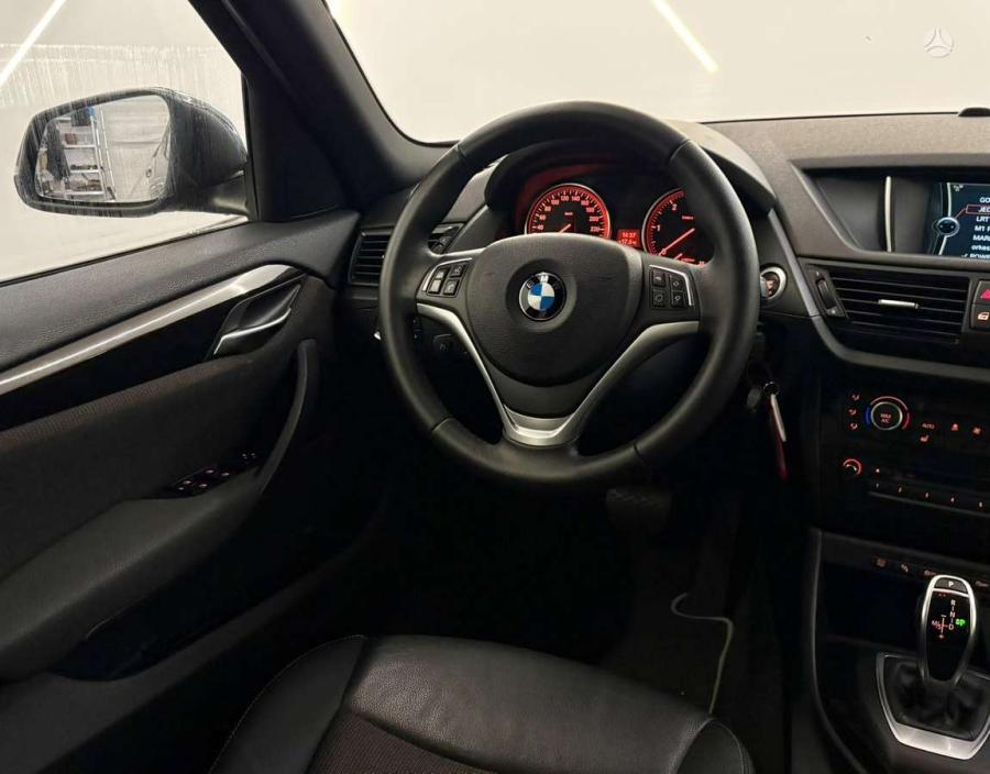 Black BMW X1 2013 in Marijampole, with an engine capacity of 2.00 L and mileage of 258 thousand km for 8999 €, photo 17 on AUTOMOTO.COM.LV