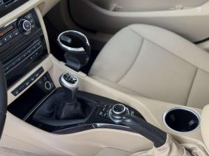 Black BMW X1 2013 in Vilnius, with an engine capacity of 2.00 L and mileage of 271 thousand km for 5200 €, photo 10 on AUTOMOTO.COM.LV