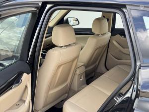 Black BMW X1 2013 in Vilnius, with an engine capacity of 2.00 L and mileage of 271 thousand km for 5200 €, photo 13 on AUTOMOTO.COM.LV