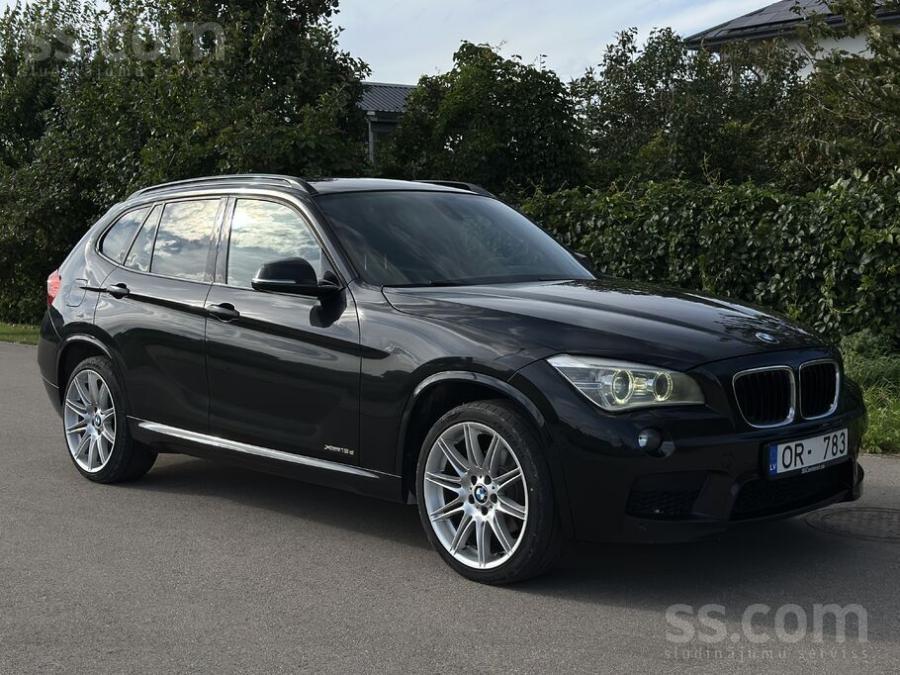Melns BMW X1 2013 Rīga, ar dzinēja tilpumu 2.00 L un nobraukumu 294 tūkst. km par 8400 €, foto 1 vietnē AUTOMOTO.COM.LV