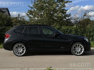 Melns BMW X1 2013 Rīga, ar dzinēja tilpumu 2.00 L un nobraukumu 294 tūkst. km par 8400 €, foto 4 vietnē AUTOMOTO.COM.LV
