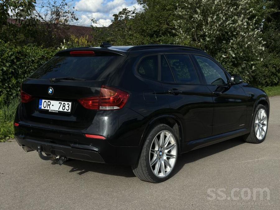 Melns BMW X1 2013 Rīga, ar dzinēja tilpumu 2.00 L un nobraukumu 294 tūkst. km par 8400 €, foto 5 vietnē AUTOMOTO.COM.LV