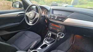 Black BMW X1 2013 in Vilnius, with an engine capacity of 2.00 L and mileage of 332 thousand km for 5790 €, photo 7 on AUTOMOTO.COM.LV