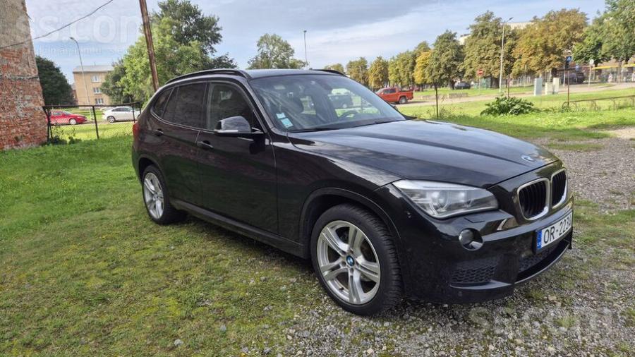 Black BMW X1 2013 in Liepaja, with an engine capacity of 2.00 L and mileage of 230 thousand km for 9850 €, photo 4 on AUTOMOTO.COM.LV
