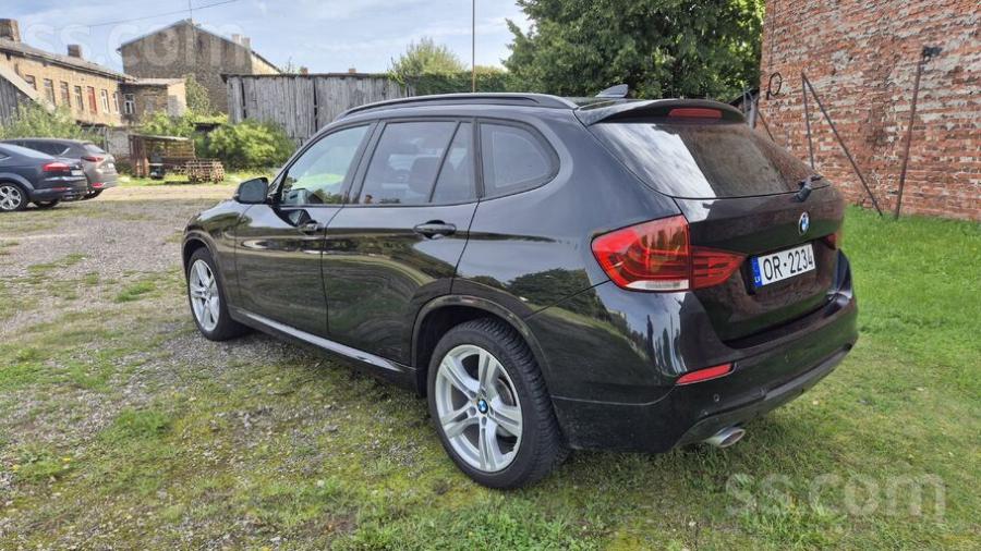 Black BMW X1 2013 in Liepaja, with an engine capacity of 2.00 L and mileage of 230 thousand km for 9850 €, photo 8 on AUTOMOTO.COM.LV