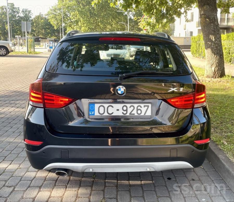 Melns BMW X1 2013 Jūrmala, ar dzinēja tilpumu 2.00 L un nobraukumu 266 tūkst. km par 6700 €, foto 4 vietnē AUTOMOTO.COM.LV