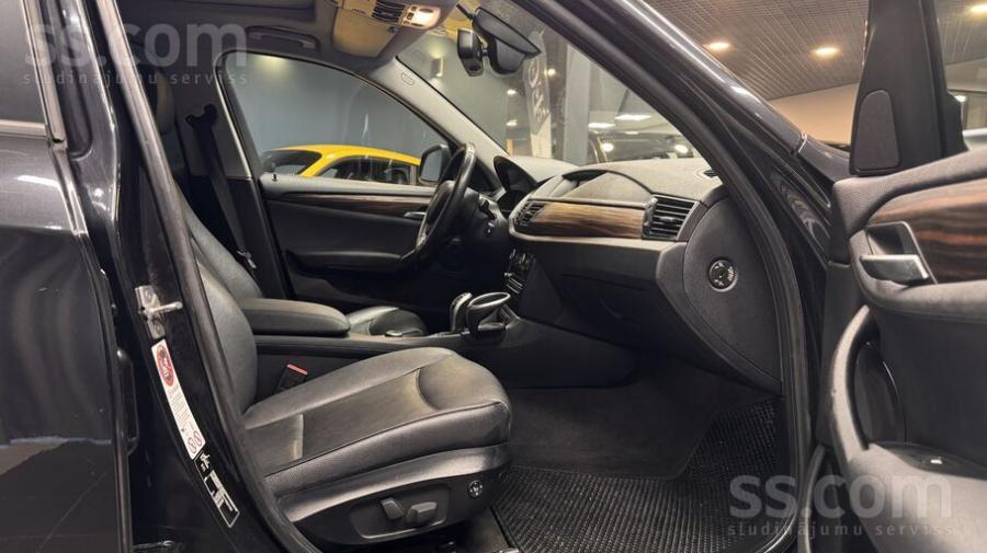Melns BMW X1 2014 Rīga, ar dzinēja tilpumu 2.00 L un nobraukumu 269 tūkst. km par 10990 €, foto 9 vietnē AUTOMOTO.COM.LV