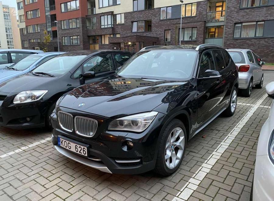 Black BMW X1 2014 in Vilnius, with an engine capacity of 2.00 L and mileage of 151 thousand km for 8500 €, photo 1 on AUTOMOTO.COM.LV