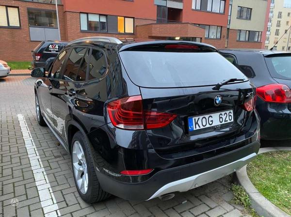 Black BMW X1 2014 in Vilnius, with an engine capacity of 2.00 L and mileage of 151 thousand km for 8500 €, photo 3 on AUTOMOTO.COM.LV