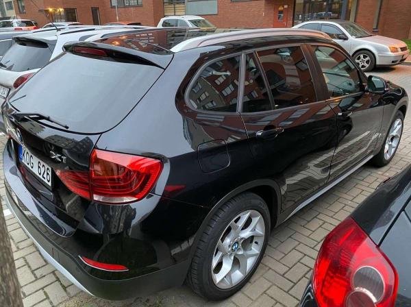 Black BMW X1 2014 in Vilnius, with an engine capacity of 2.00 L and mileage of 151 thousand km for 8500 €, photo 4 on AUTOMOTO.COM.LV