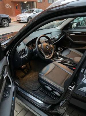 Black BMW X1 2014 in Vilnius, with an engine capacity of 2.00 L and mileage of 151 thousand km for 8500 €, photo 5 on AUTOMOTO.COM.LV
