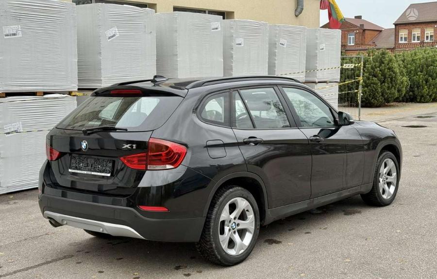 Black BMW X1 2014 in Kedainiai, with an engine capacity of 2.00 L and mileage of 145 thousand km for 8300 €, photo 1 on AUTOMOTO.COM.LV